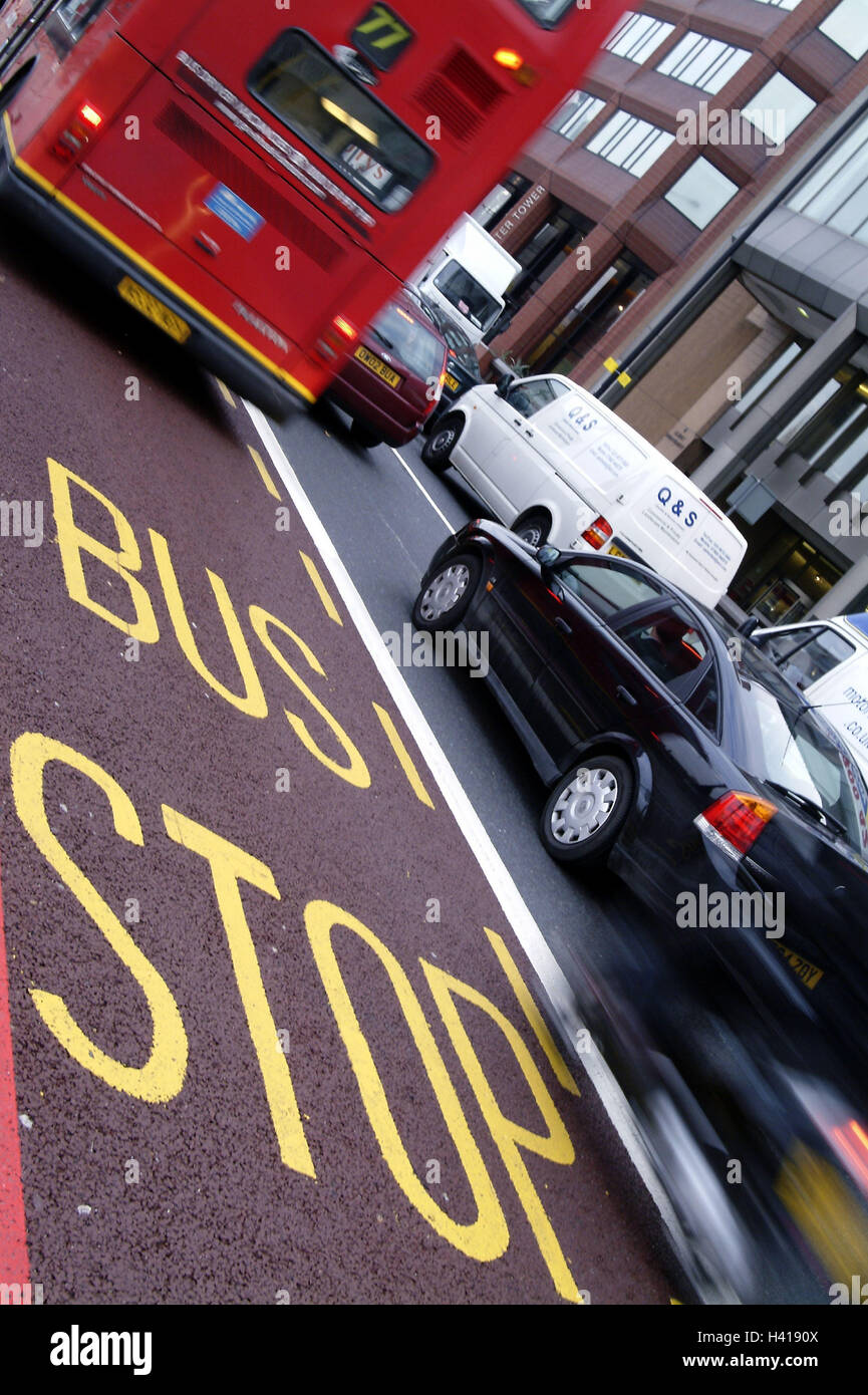 Great Britain, England, London, Traffic, cars, track, Bus stop ...
