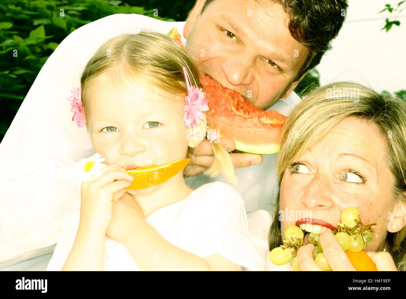 Family, together, fruit, eat, portrait, group picture, family portrait ...