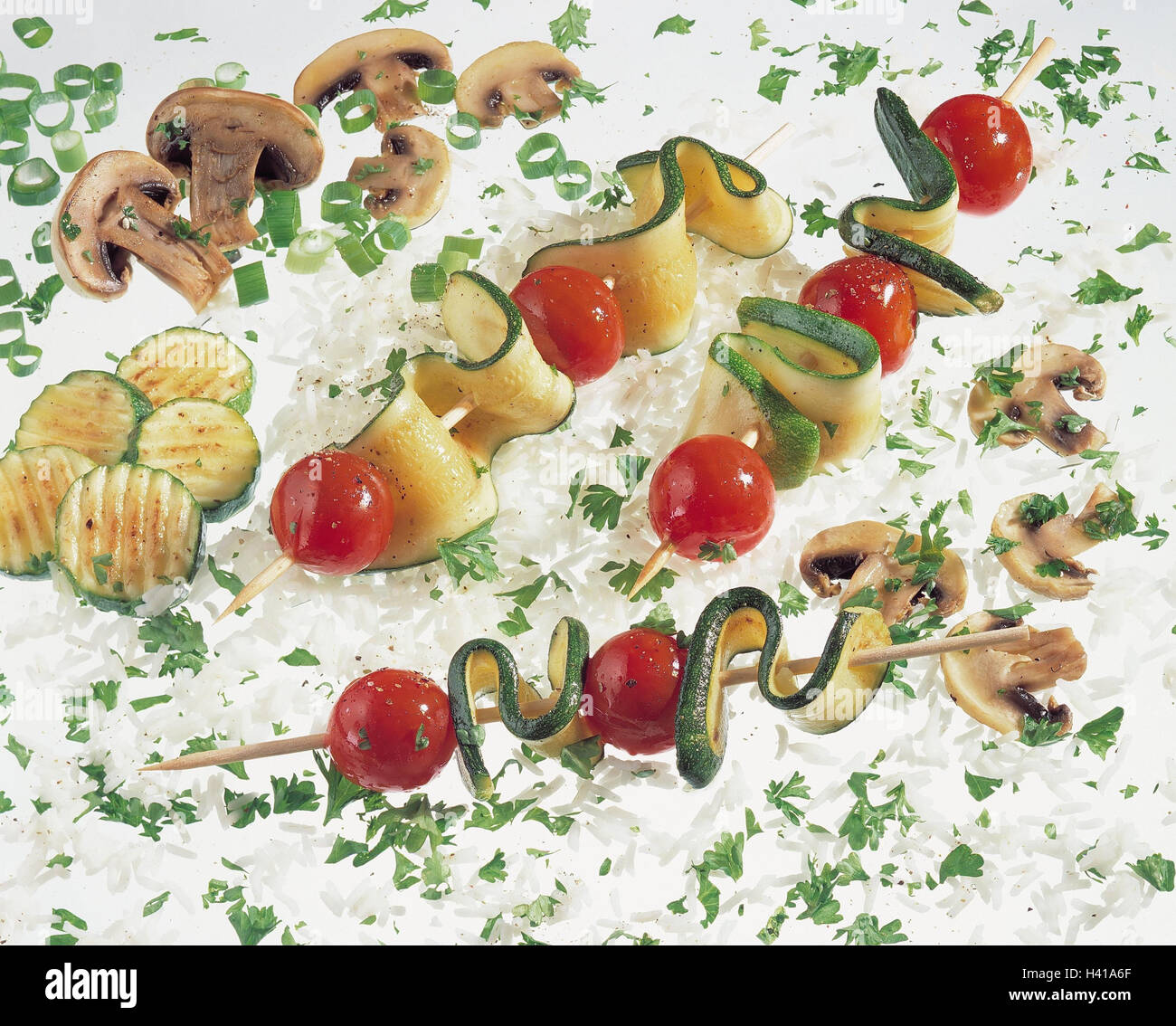 Grill dish, vegetable spits, courgette, tomatoes, travel, champignon ...