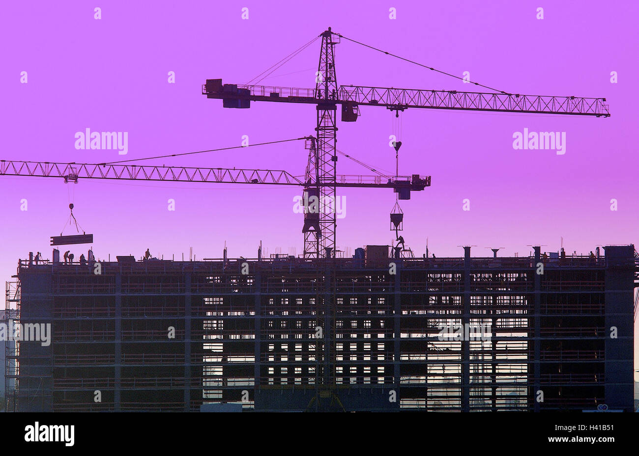 Shell, crane, evening [M], outside, construction, men at work, concrete ...
