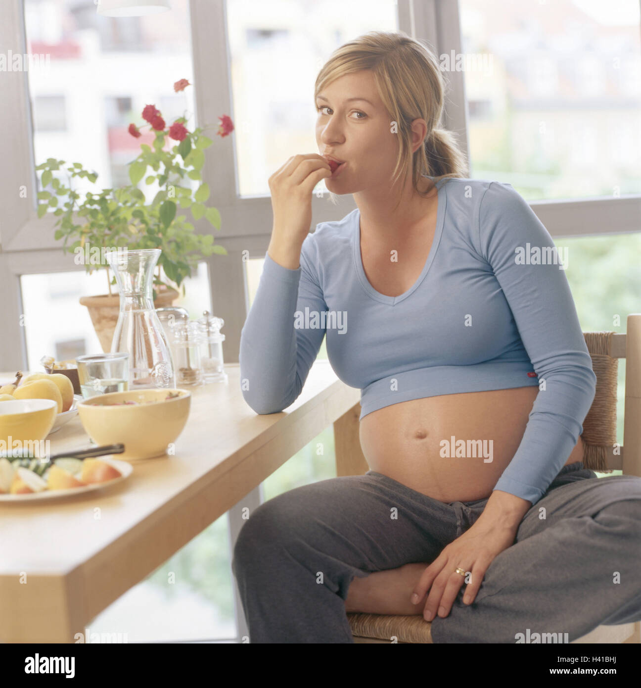 Dining table, woman, pregnant, fruit, eat, detail, Gestation, gestation ...