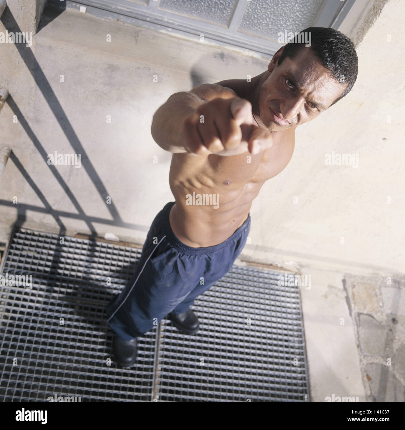 Man, seriously, upper bodies freely, muscular, Gesture, shows, high ...