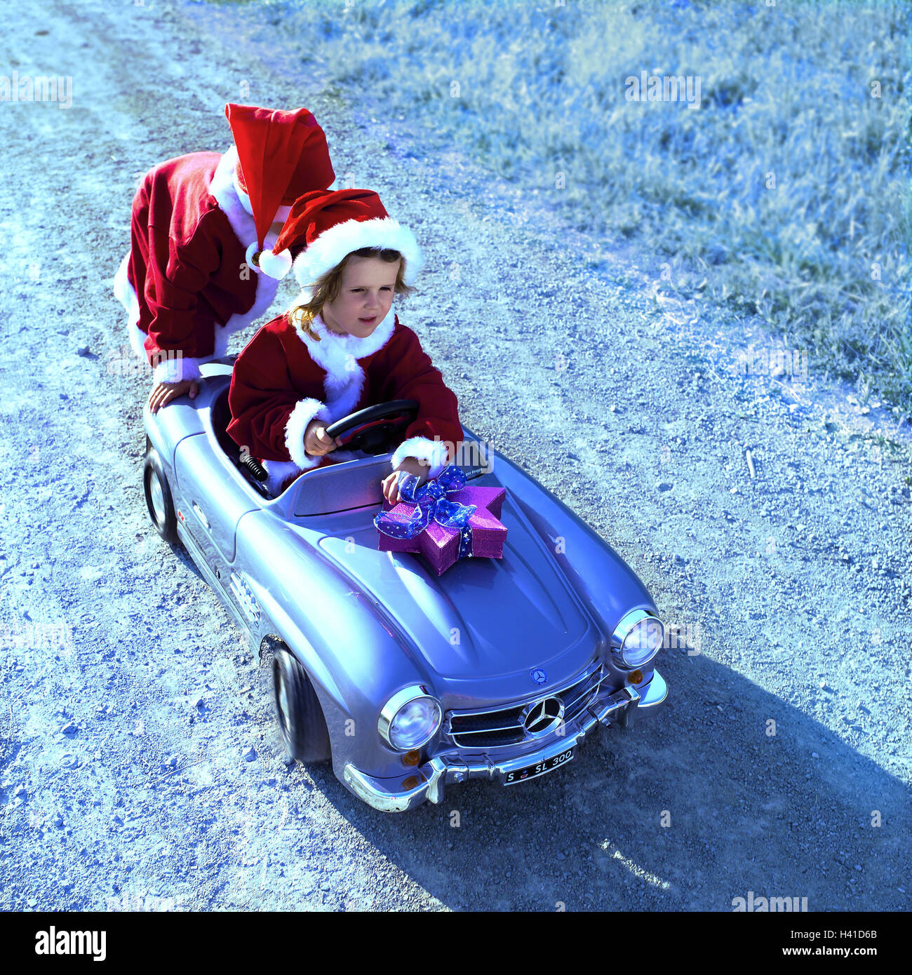 Two way car hi-res stock photography and images - Alamy