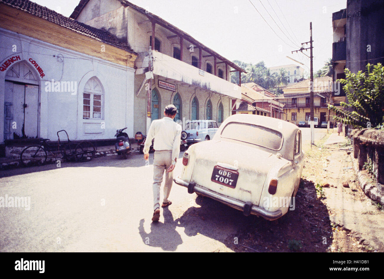 India, Goa, Alt-Goa, street scene, local view, street, man, passer-by ...