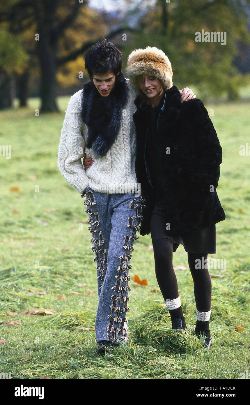 Couple saunter hi-res stock photography and images - Alamy
