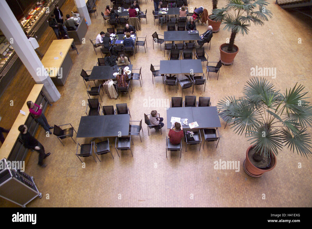 Restaurant media hi-res stock photography and images - Alamy