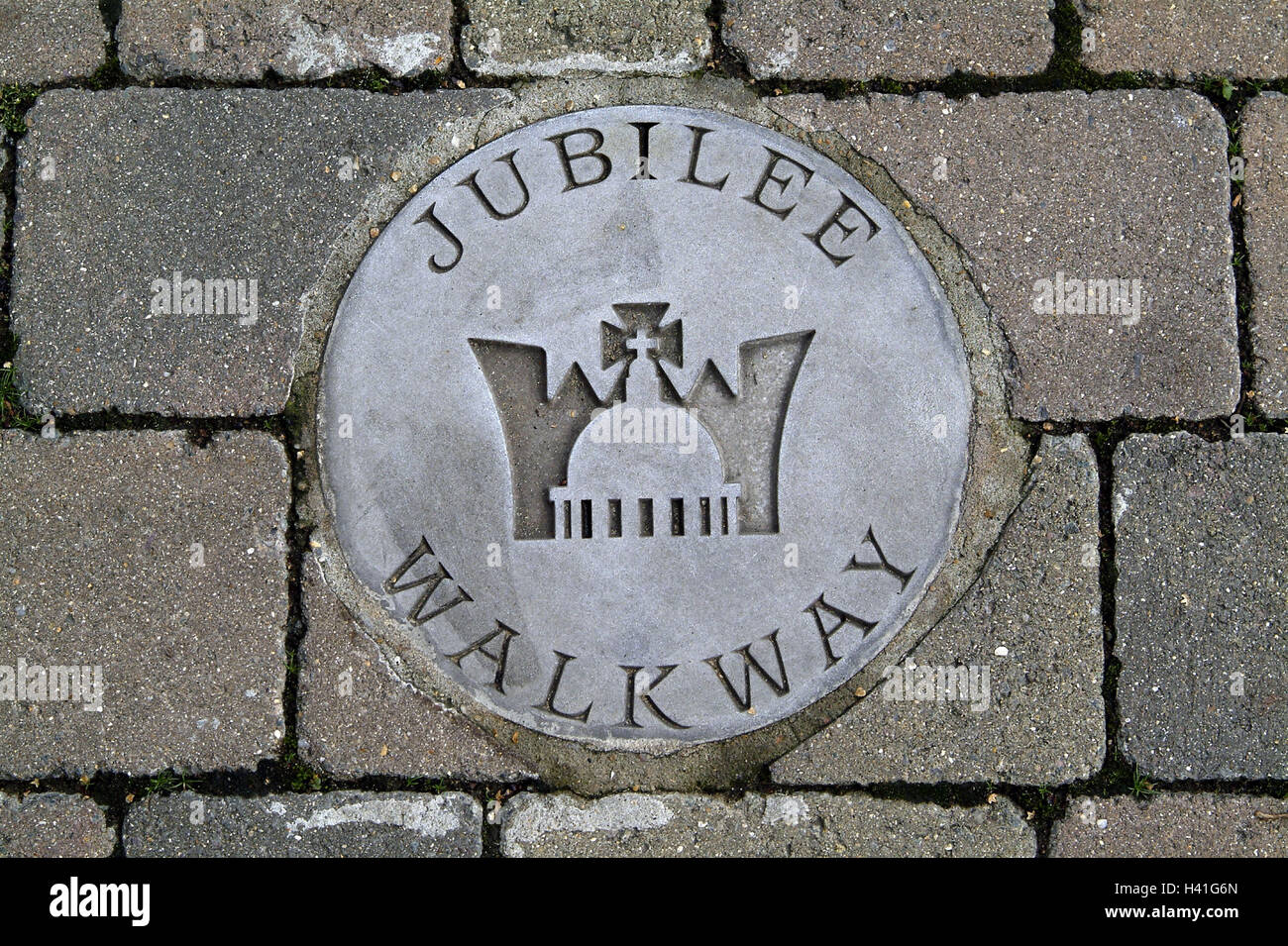 Jubilee line sign london hi-res stock photography and images - Alamy