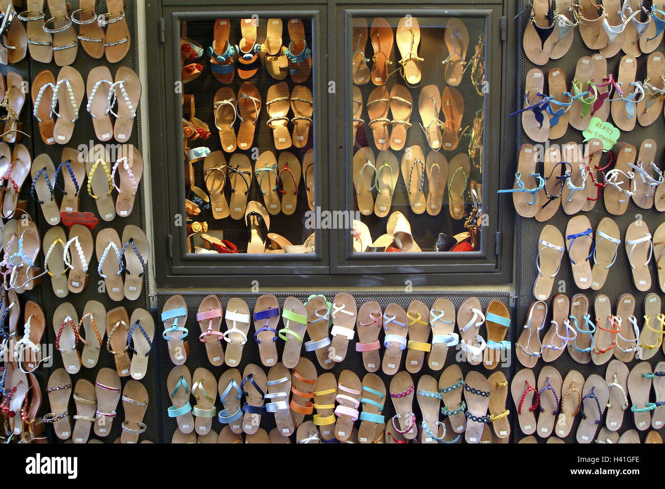 Italy, the Bay Naples, Sorrento, shoe store, wall, shop-window, sandals ...