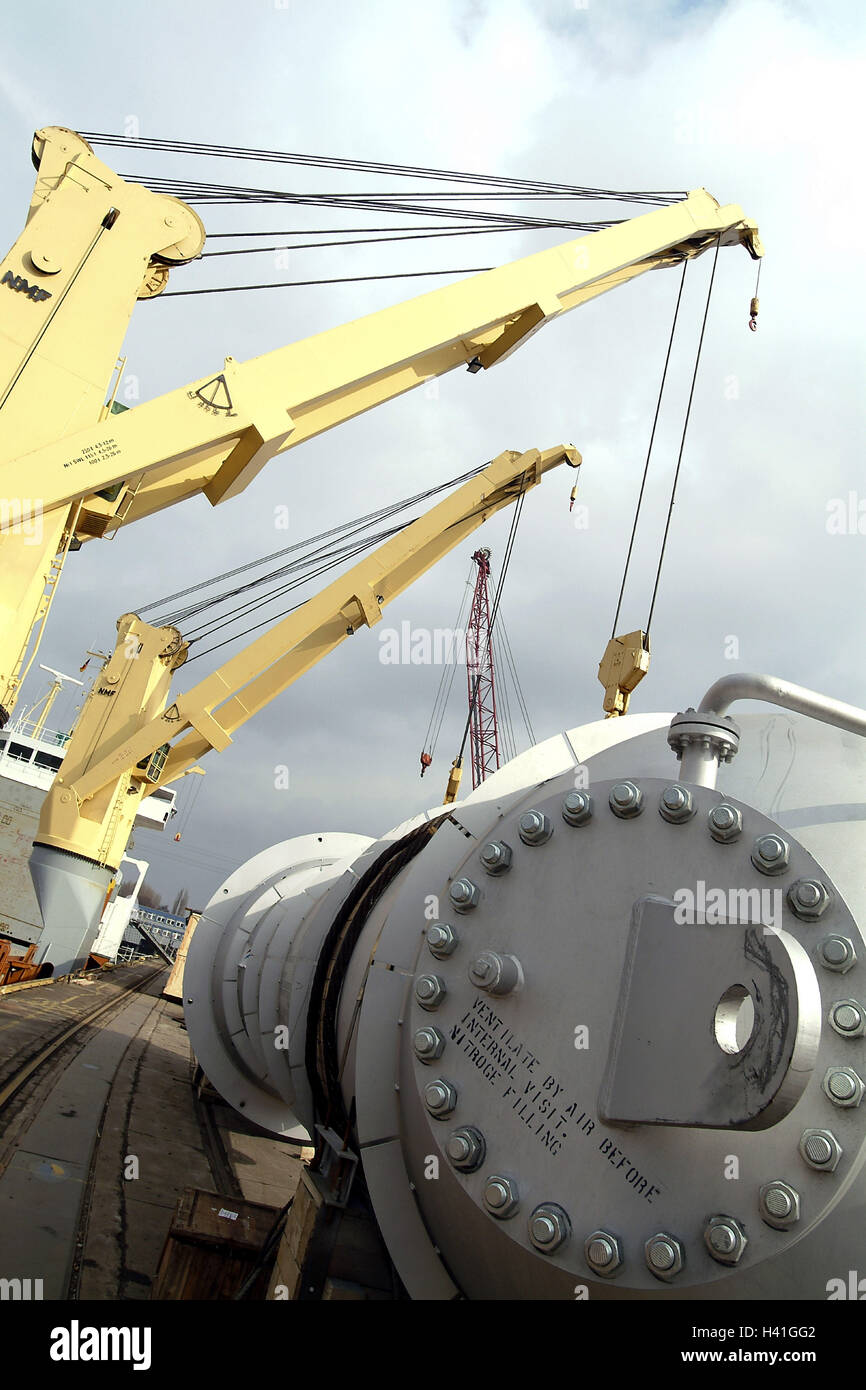 Germany, Hamburg, harbour, loading engines, warehouse tank, load ...