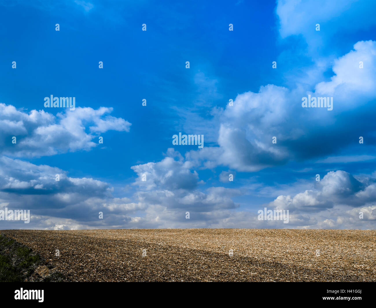 Farmland horizon soil hi-res stock photography and images - Alamy