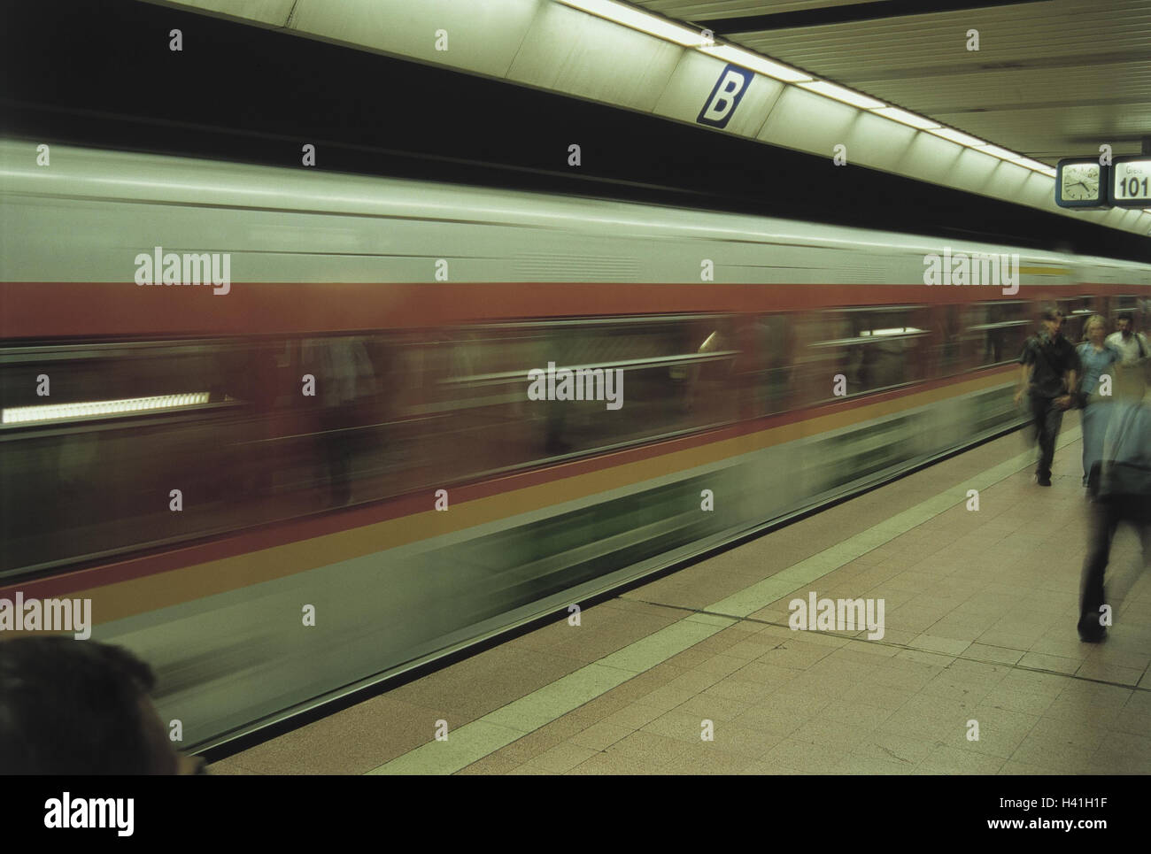 Subway station, platform, train, go, passers-by, blur, inside ...