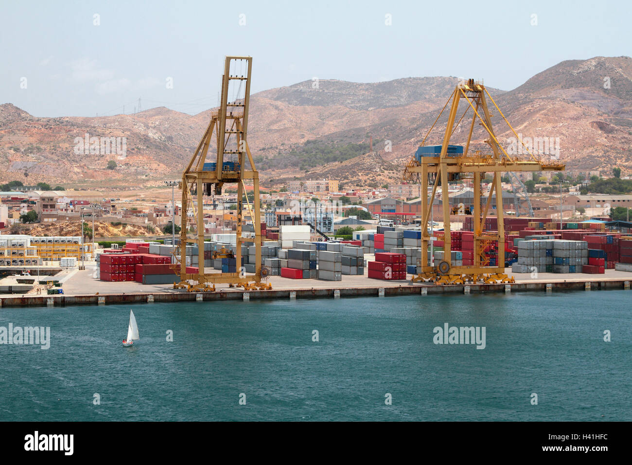 Cargo sea port hi-res stock photography and images - Alamy