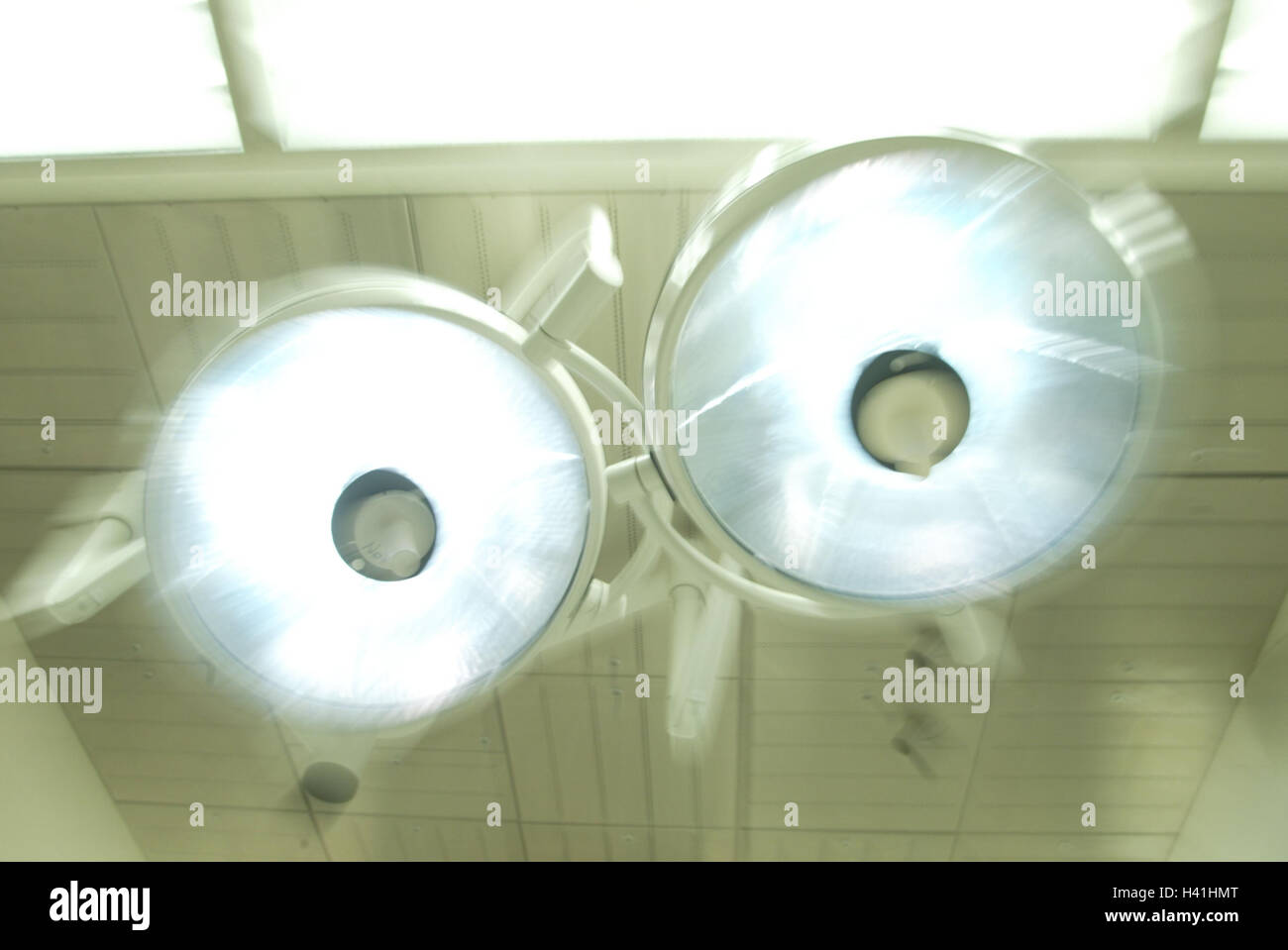 Hospital, op. hall, op. lamps, blur clinic, medicine, lights, lighting ...