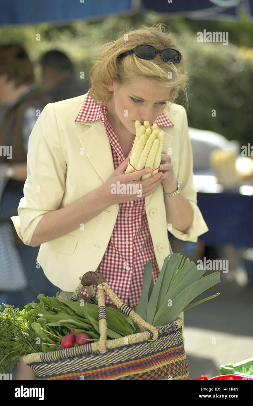 Market, vegetable state, woman, asparagus, select, smell, half portrait ...