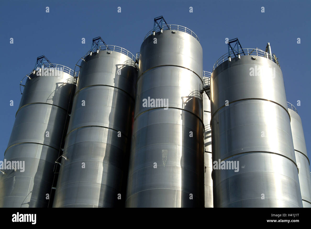 Bp storage tanks hi-res stock photography and images - Alamy