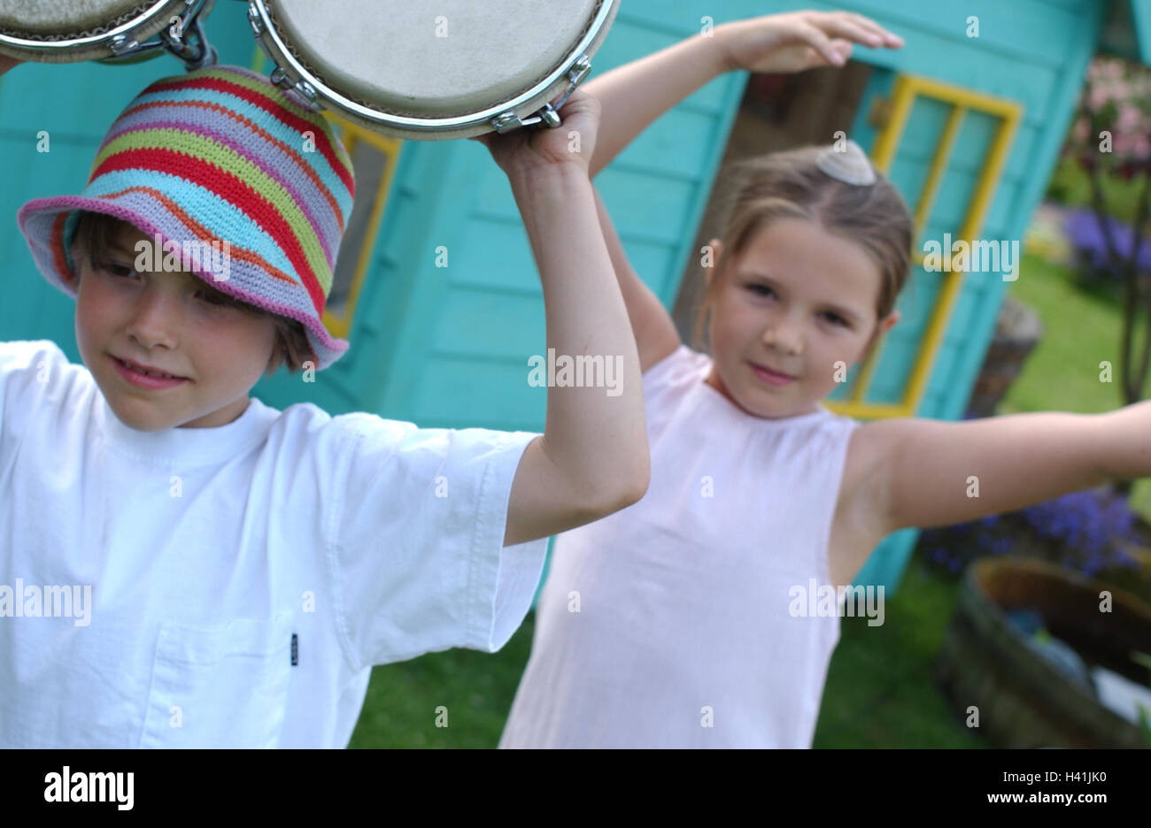 Bongos and boy hi-res stock photography and images - Alamy