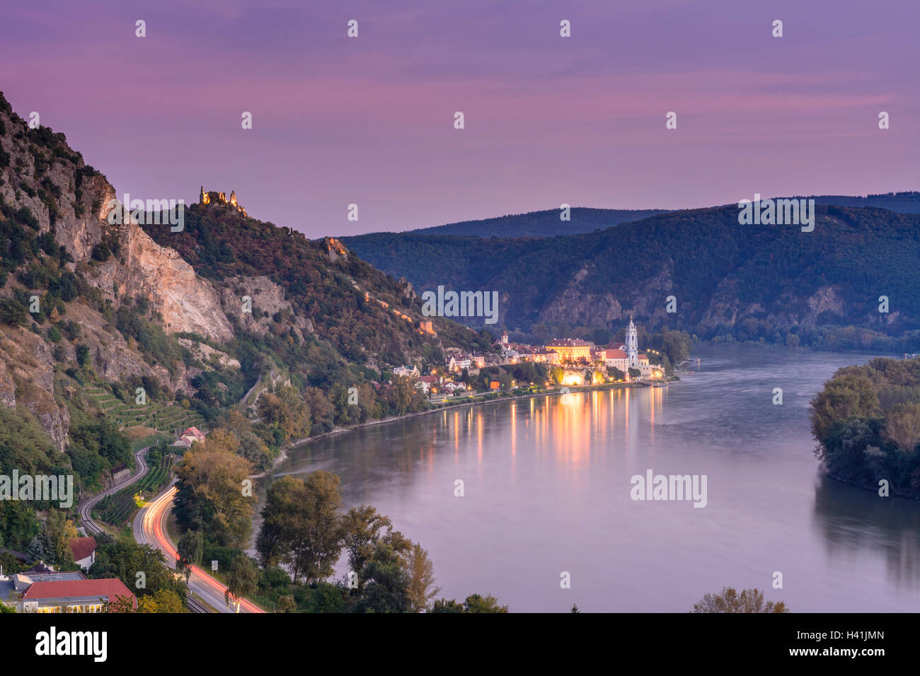 Dürnstein: view to Danube, Dürnstein Castle, Dürnstein Abbey and town ...