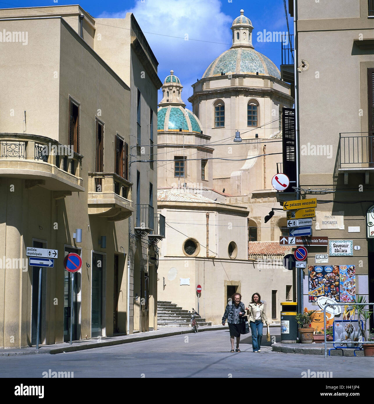 Italy, Sicily, Mazara del Vallo, Old Town, cathedral, lane, passer-by ...