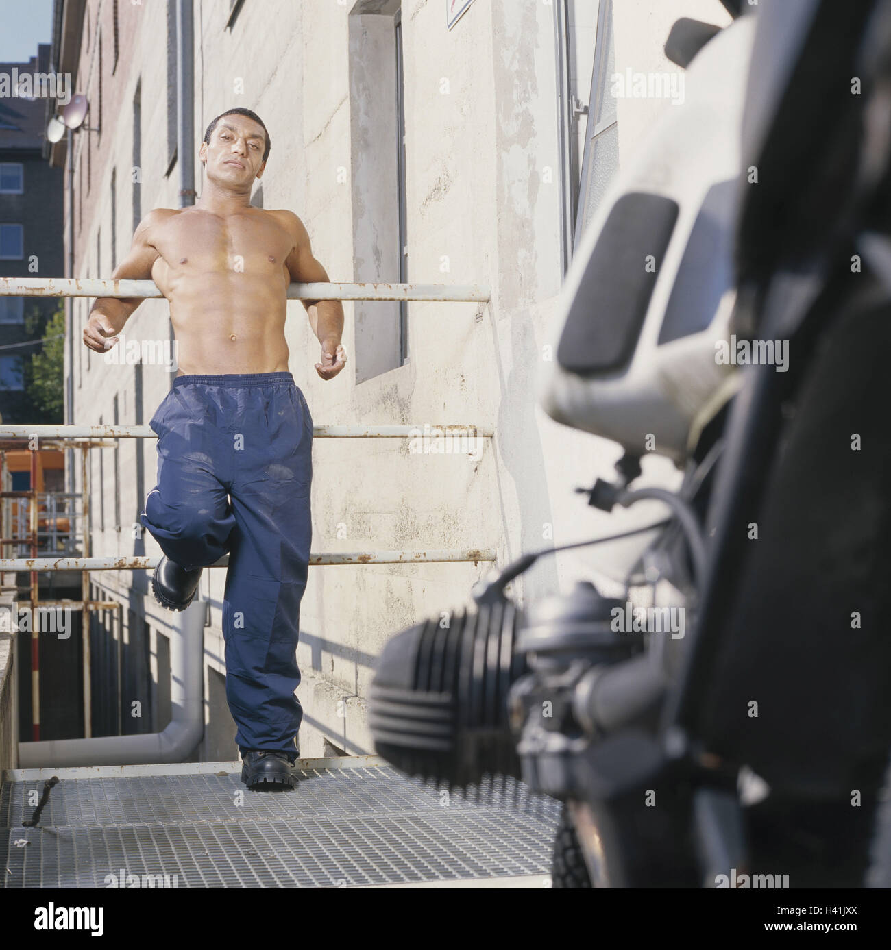 Man, free upper part of the body, athletic, banister, lean, masculinity ...