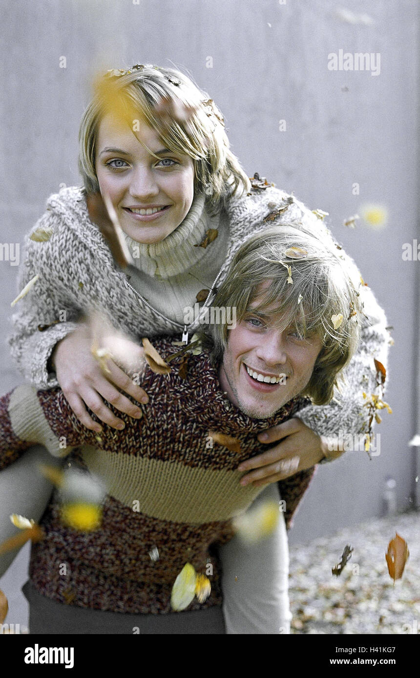 Couple young happy pickaback hi-res stock photography and images - Alamy