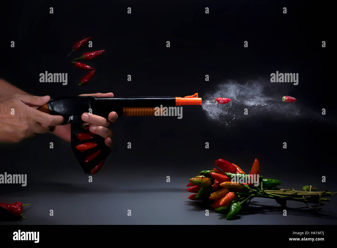 Black gun powder hi-res stock photography and images - Alamy