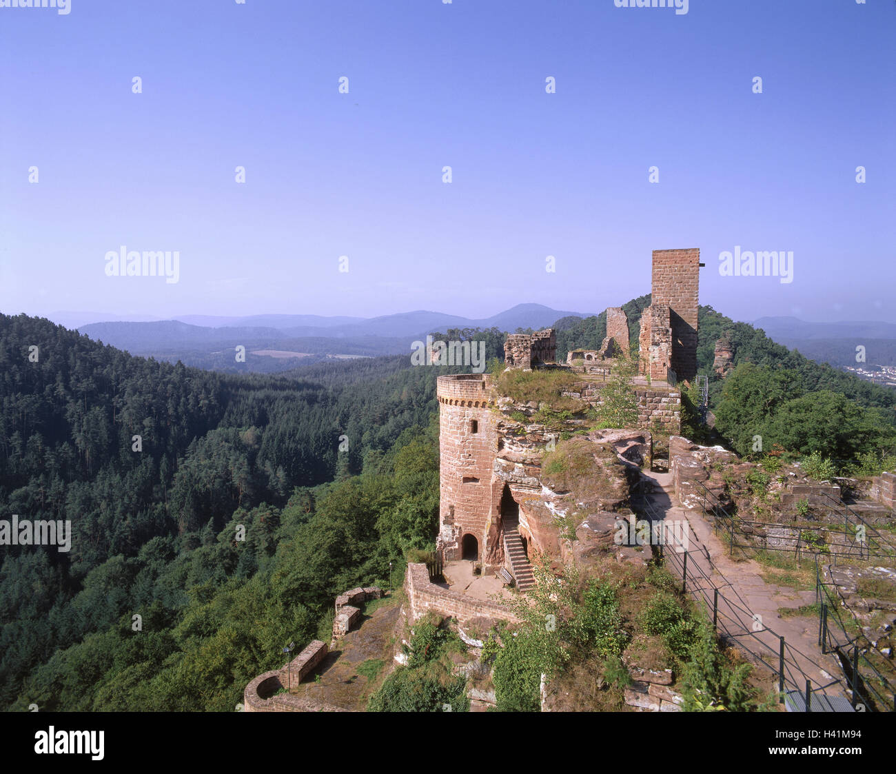 Germany, Rhineland-Palatinate, close Dahn, castle ruin Altdahn, Europe ...