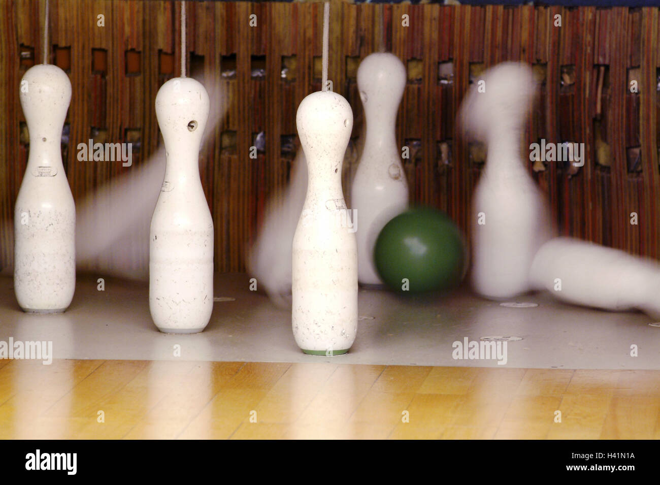 Bowling alley, cones, Leisure time, hobby, sport, track, cones ...
