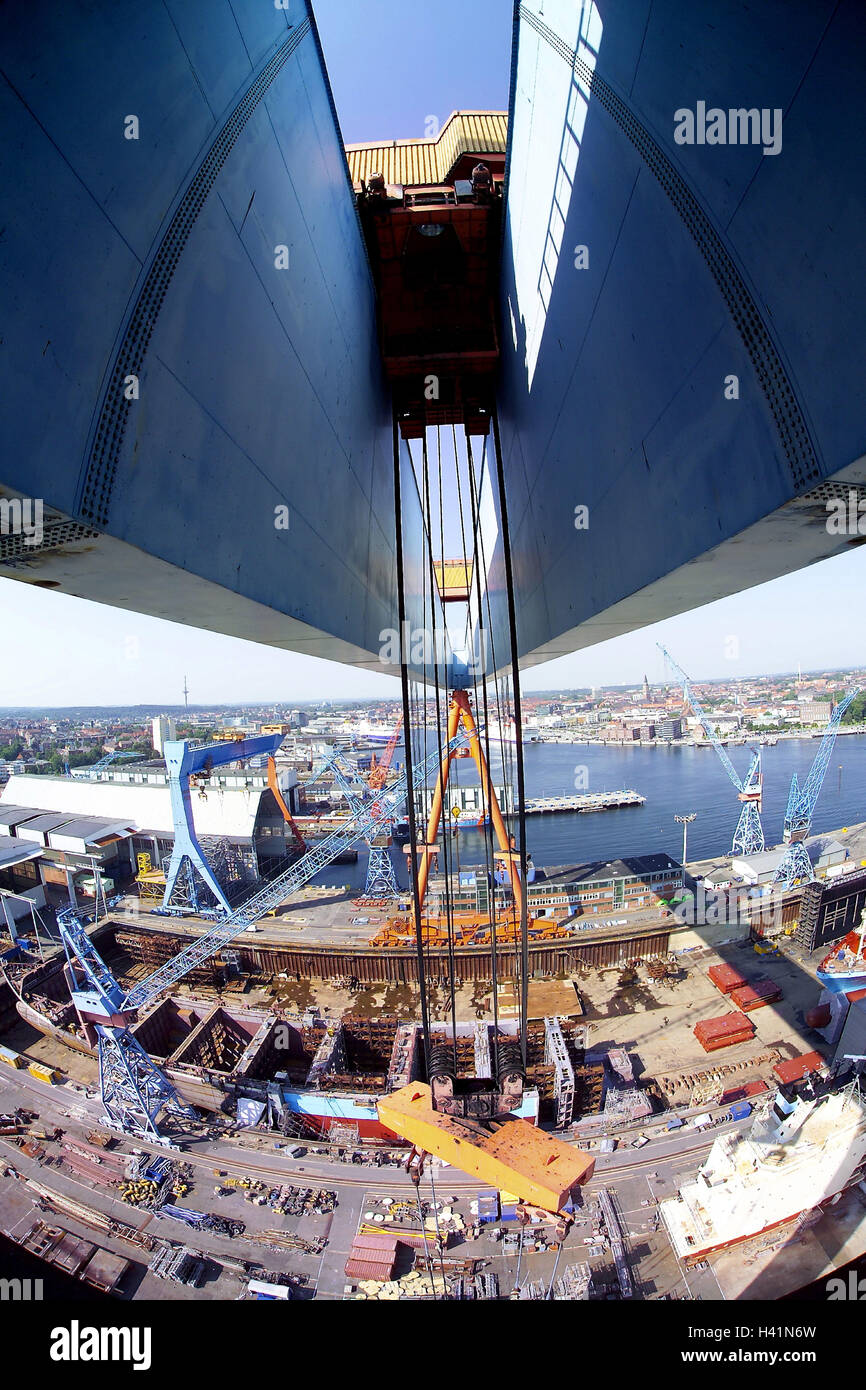 Germany, Schleswig - Holstein, Kiel, Howaldtswerke-Deutsche Werft AG, crane, detail, overview ...