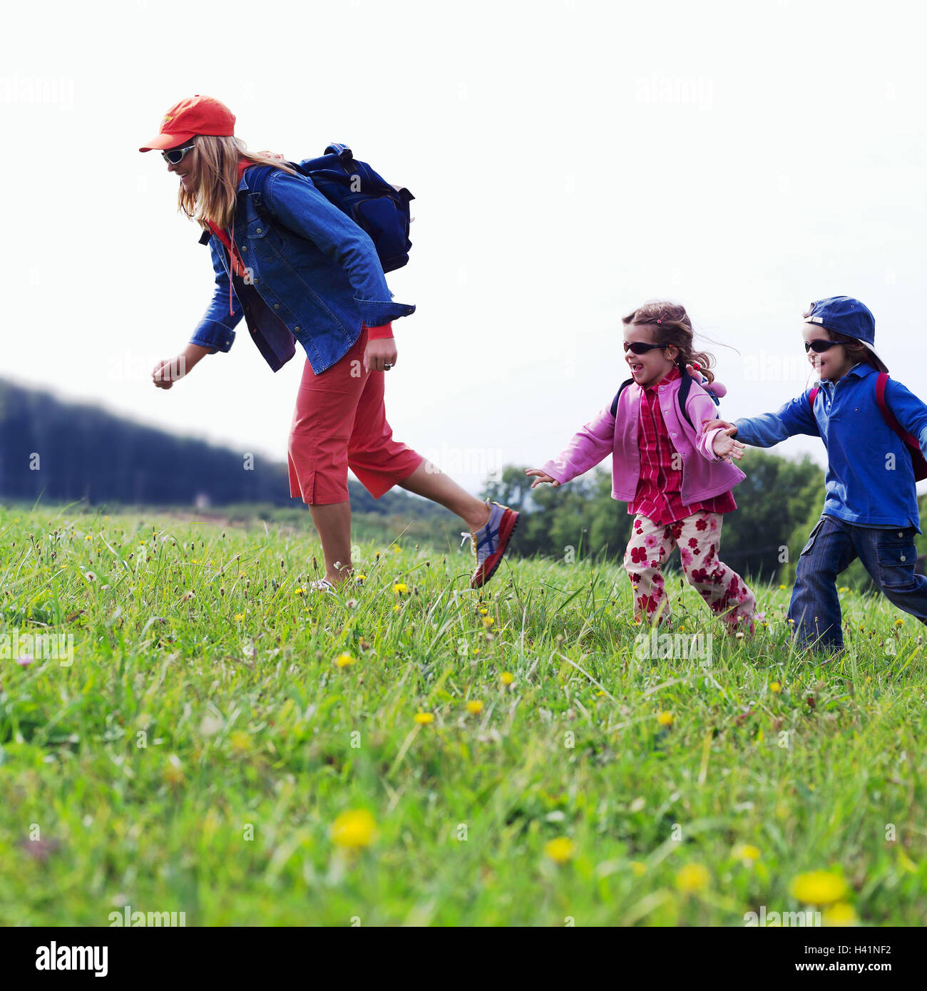 Meadow, nut, children, run, walk side view, parent, woman, 20-30 years ...