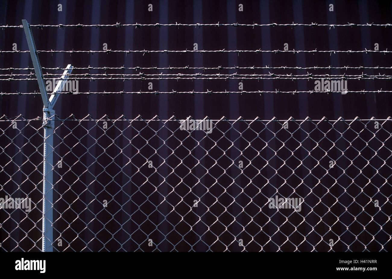 Stitch wire fence, barbed wire, detail Fence, barbed wire fence ...