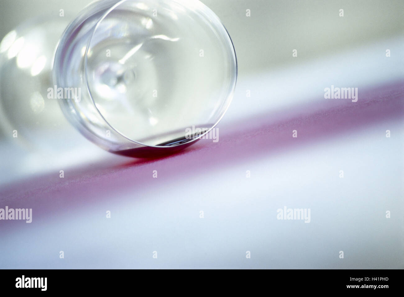 Table, red wine glass, spilt dining table, glass, glass, blank, lie ...