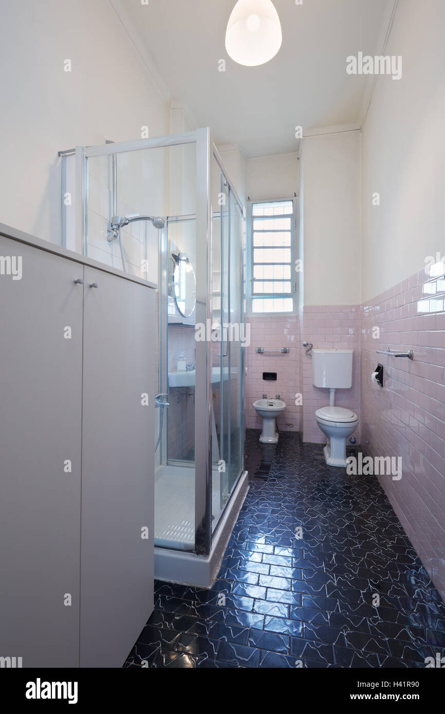 Simple bathroom interior in normal apartment Stock Photo - Alamy