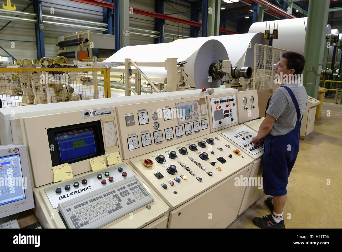 Paper factory, cutter, tax state, worker, production monitoring, no ...