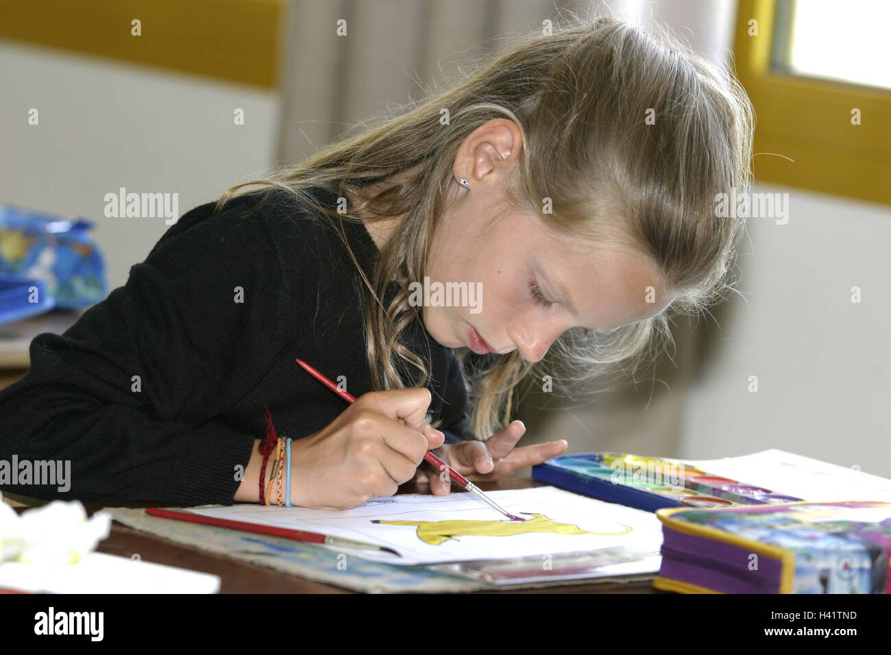 Classrooms, art education, girl, sketch pad, watercolors school ...