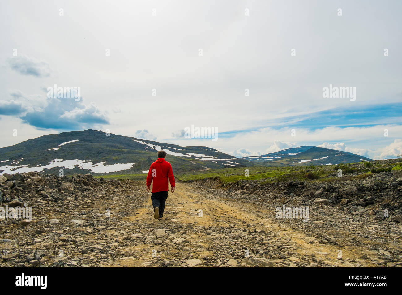 Walking path in winter hi-res stock photography and images - Alamy
