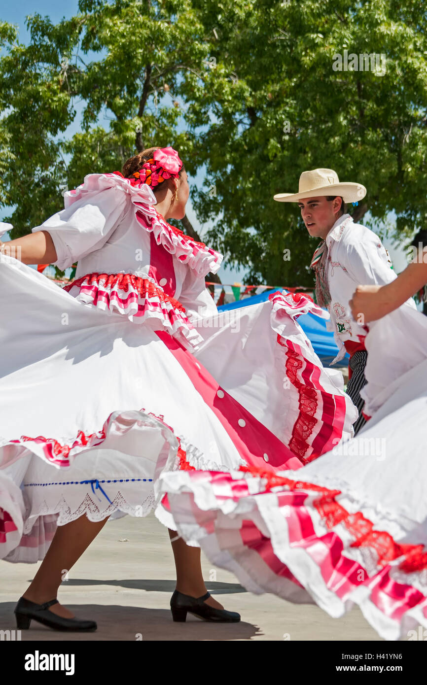 Mexican dancers, 16 de Septiembre, Mexican Independence Day Celebration ...