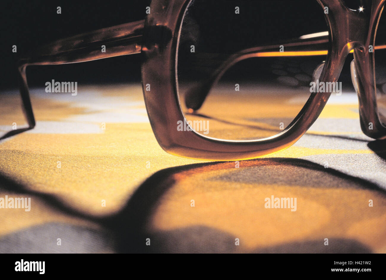 Glasses, detail, product photography, optics, frame, frame, horn ...