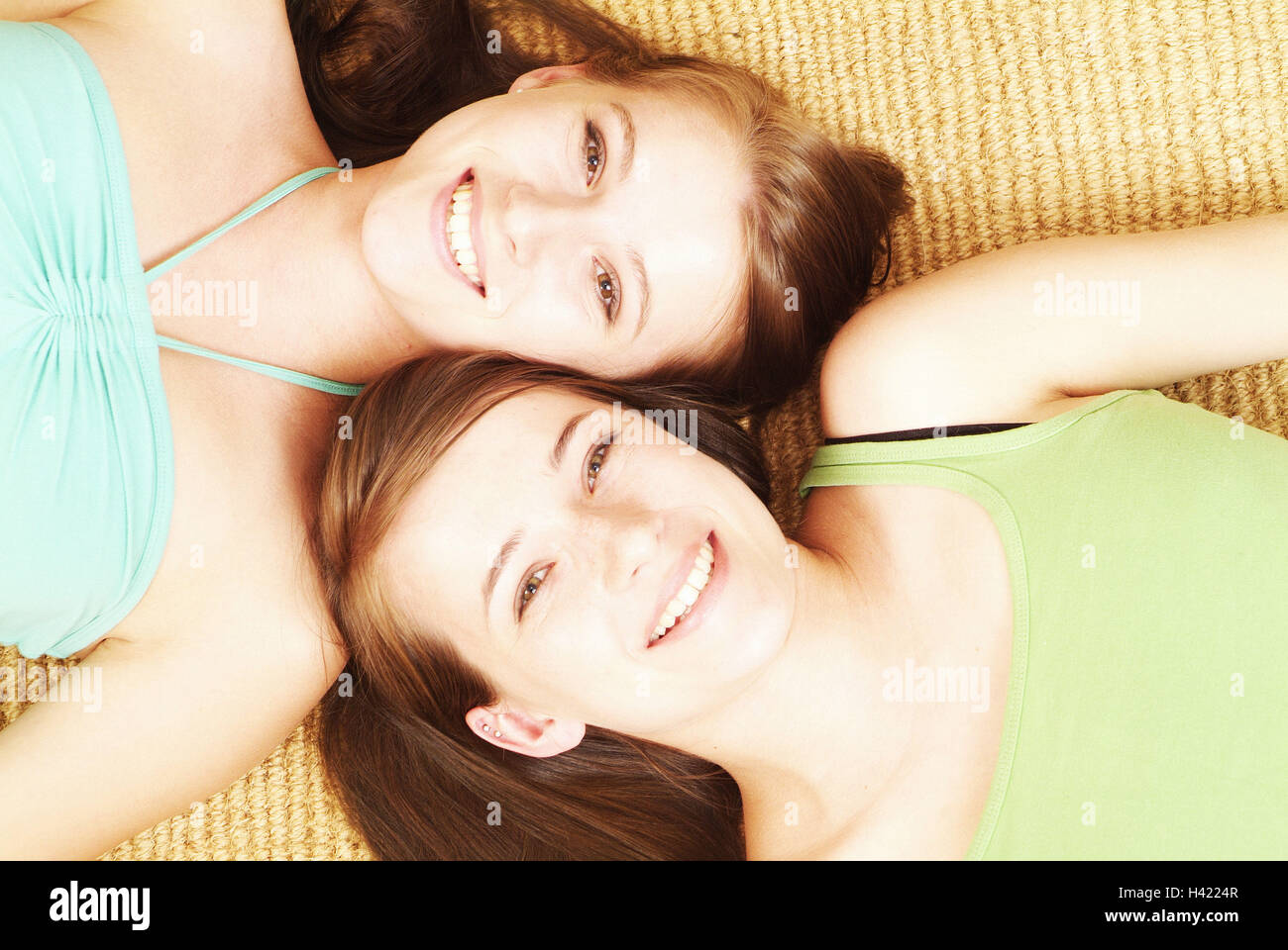 Long dark haired girl hi-res stock photography and images - Alamy