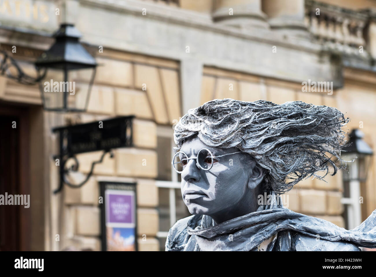 Male living statue hi-res stock photography and images - Alamy