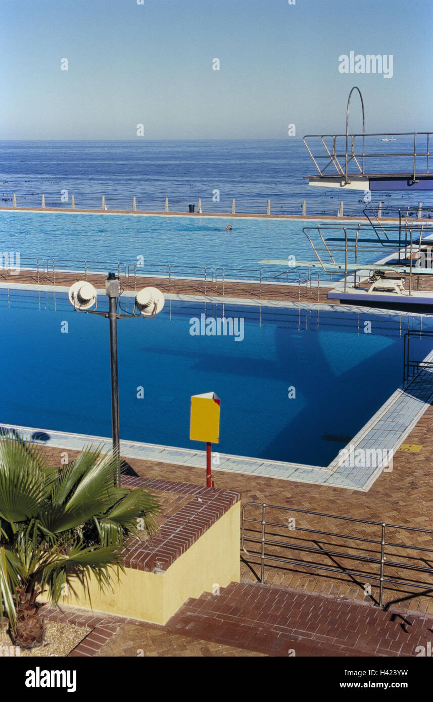 Sea point swimming pool cape town hi-res stock photography and images ...