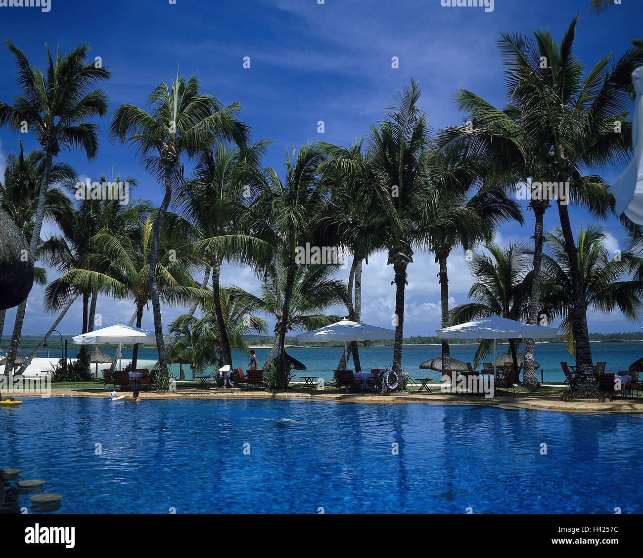 Mauritius, Barking Mare, hotel "piece, Geran", pool, bathers, view, sea ...