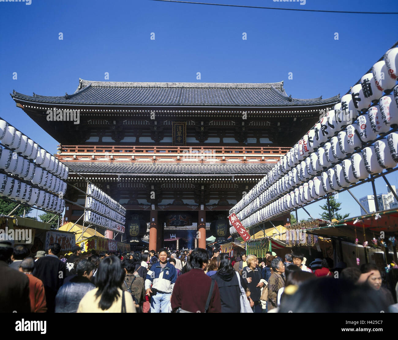 Japan, Honshu, Tokyo, Asakusa, Senso-Ji temple, detail, tourist, no ...