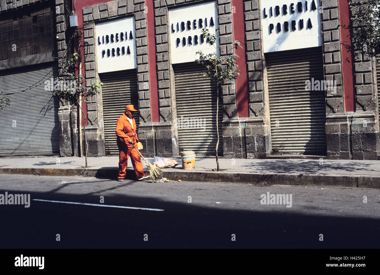 Mexico, Mexico town, sweeper, no model release Mexico City, Ciudad de ...