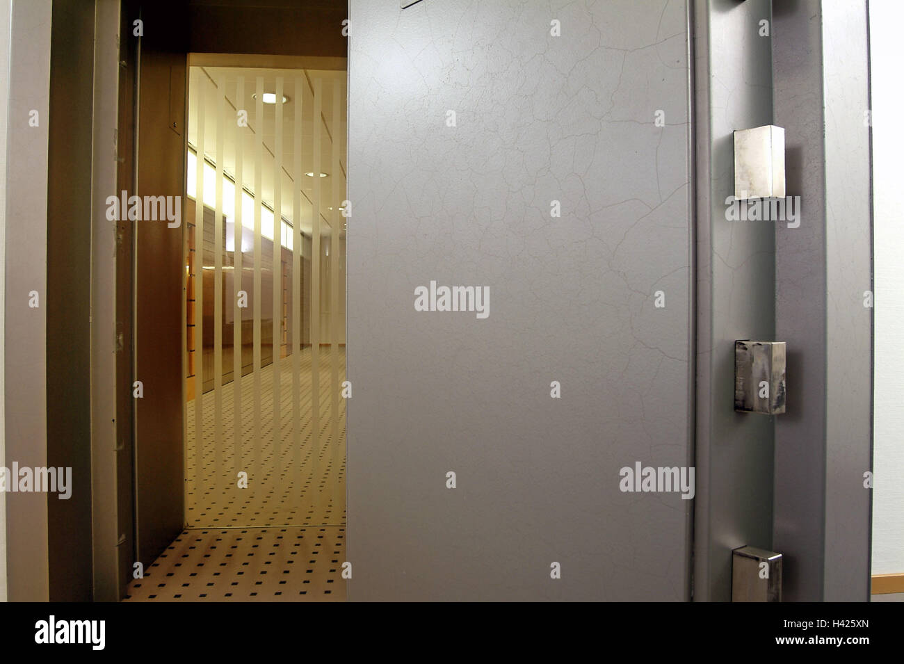 Bank, vault, Stahltür, open Bank buildings, indoors, interior reception ...