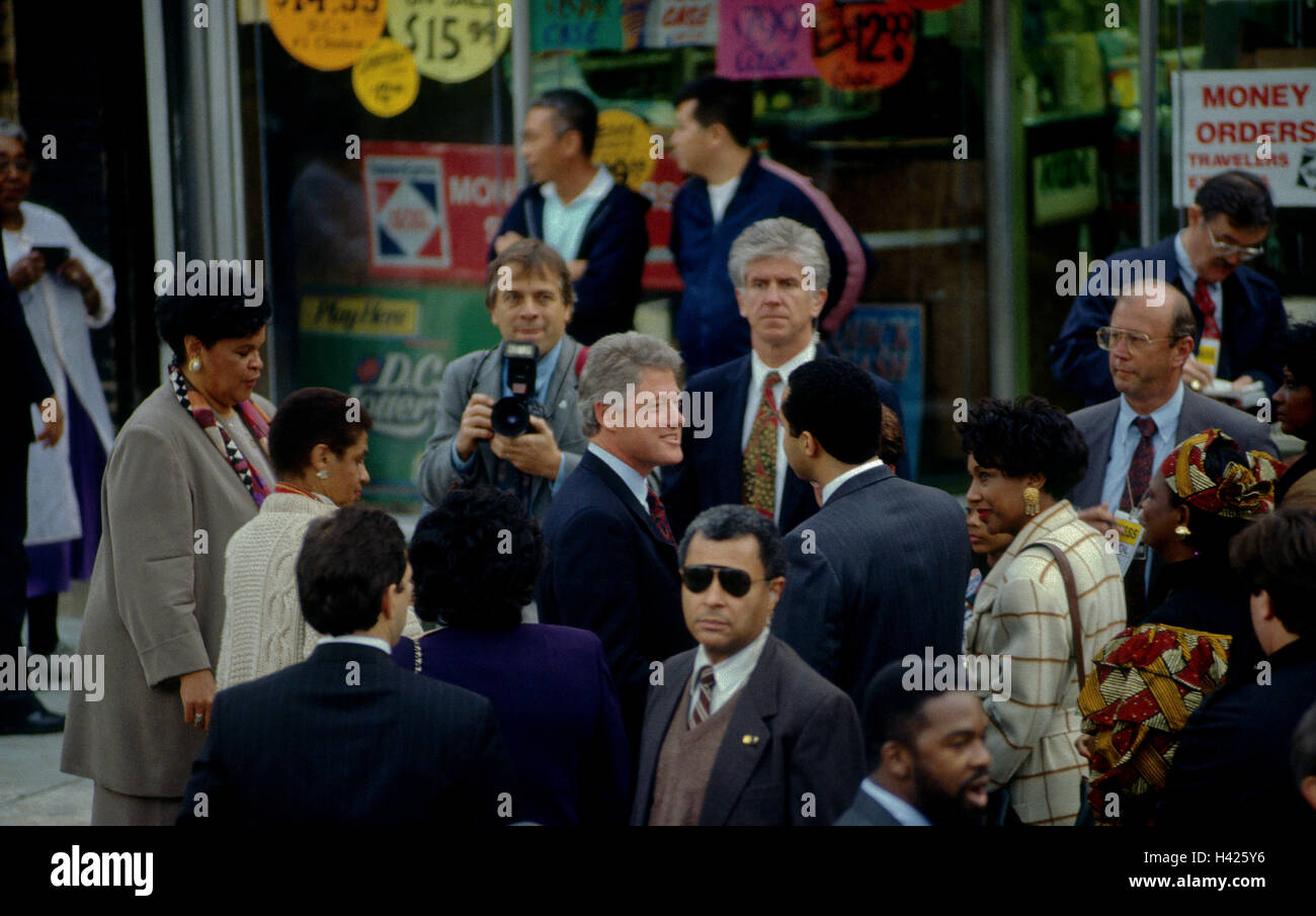 Secret service president clinton hi-res stock photography and images ...