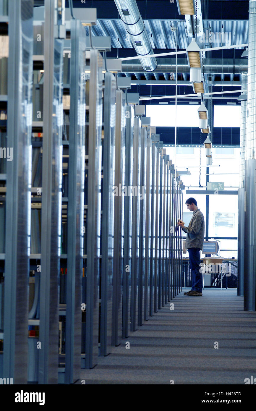 Bookshelves stand hi-res stock photography and images - Alamy