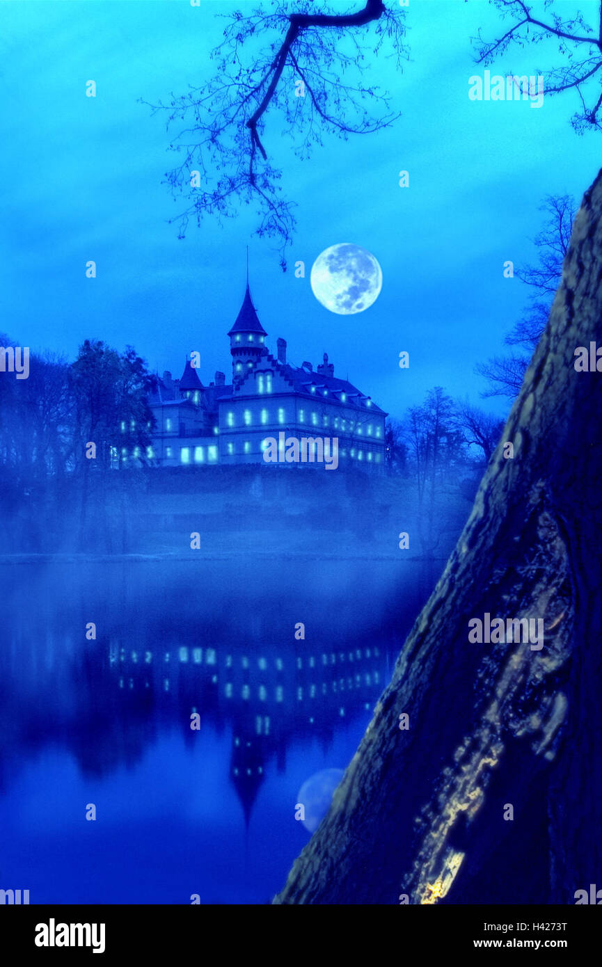 Czech Republic, Moravia, close Opava, castle Radun, dusk, full moon ...