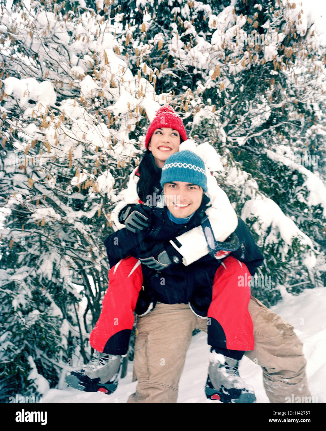 Forest edge, pair, young, Winterkleidung, piggyback 20-30 years ...