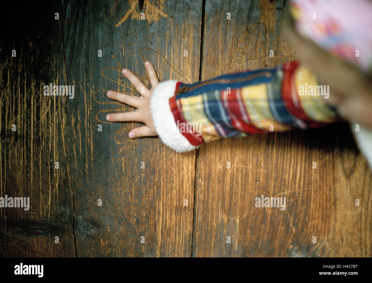 Wood wall, rustic, notches, Child, hand, detail, measures, Wood, wall ...