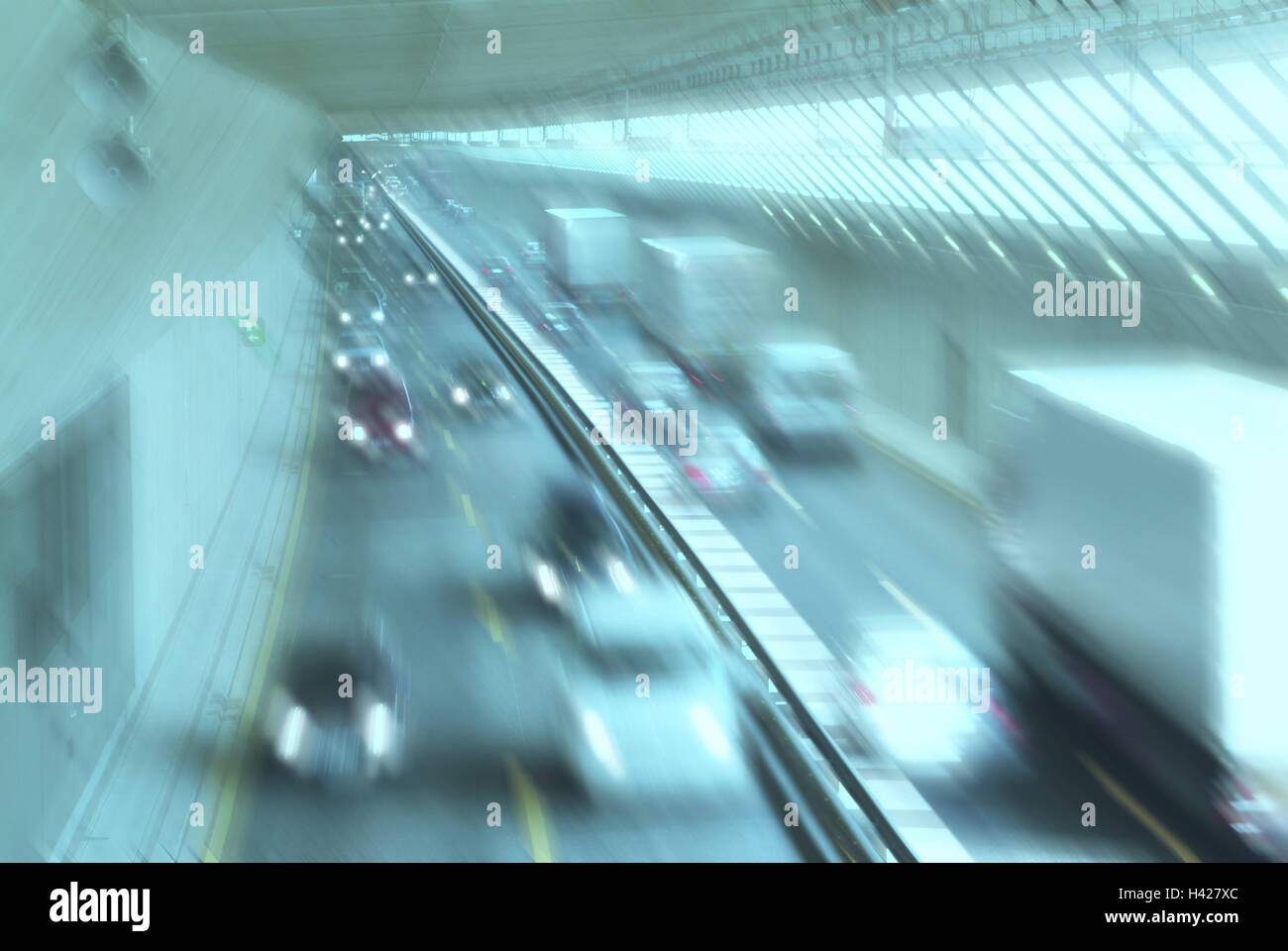 Two way tunnel traffic hi-res stock photography and images - Alamy